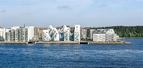 Constru Es Residenciais Modernas No Porto De Aarhus Em Dinamarca Foto