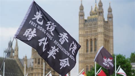 【香港要闻】612四周年全球港人接力合唱《愿荣光》；修咸顿小粉红施袭 英警方列「仇恨罪案」；港互联网环境向大陆靠拢 希望之聲澳洲生活台