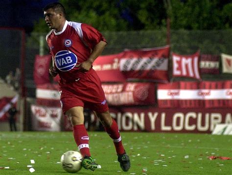 Claudio Borghi Los técnicos tienen que tener compostura y no andar gritando como boludos
