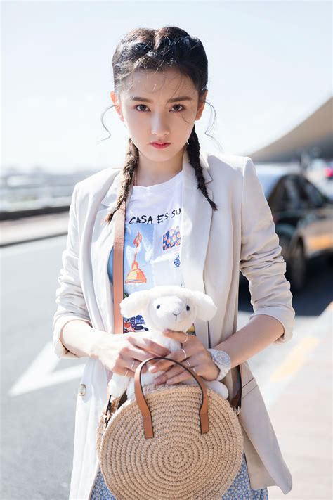 宋祖儿穿200元上下的handm，美成春日阳光少女，终于买得起同款了！平价