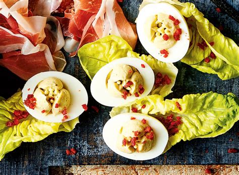 Gevulde Eieren Avocado En Chorizokruim Recept Allerhande Albert Heijn