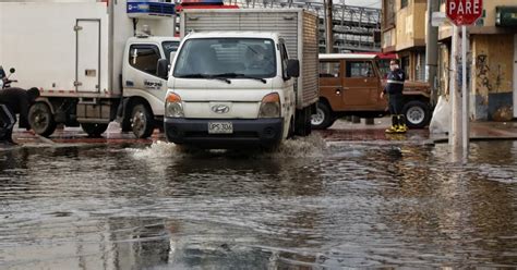 Les fortes pluies ont provoqué l engorgement et bloqué l une des principales entrées de Bogotá