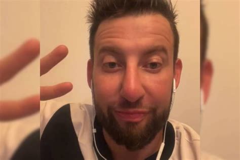 Quem é Eros Prado humorista demitido do SBT após piada de mau gosto