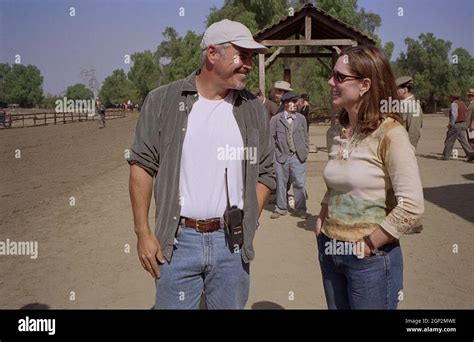 Seabiscuit From Left Gary Ross Director Kathleen Kennedy Producer