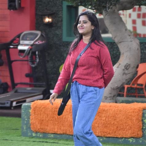 ಕಾವ್ಯಶ್ರೀ ಕ್ಯಾಪ್ಟನ್ಸಿಗೆ ಸಿಗಲಿಲ್ಲ ಬೆಲೆ ಬಿಗ್ ಬಾಸ್ ಮನೆಯಲ್ಲಿ ವೈಲೆಂಟ್ ಆದ ನಟಿ Kannada News Big