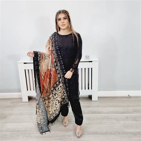 Sofiyah Roxys Fashion Online