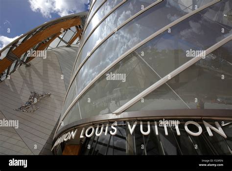 The Modern Architecture Of Louis Vuitton Foundation By Frank Gehry