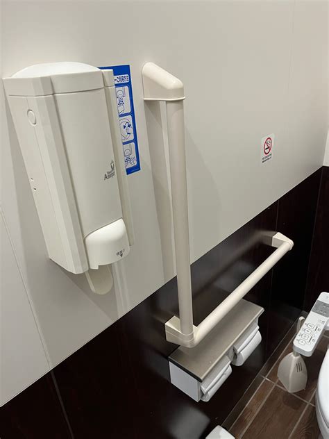 セブンイレブン 海南インター前店 Unchique