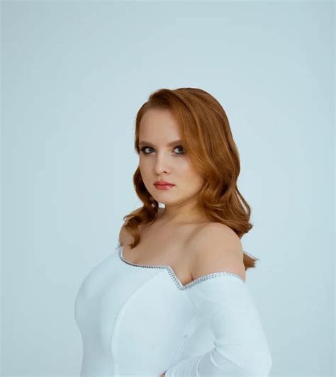 Emiliedark Cam Model Free Live Sex Show And Chat Stripchat