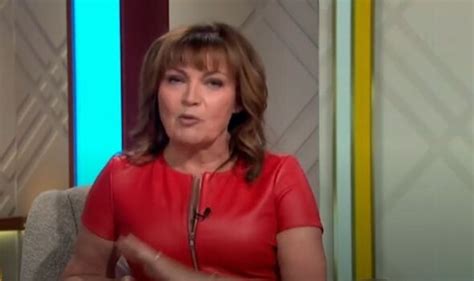 Lorraine Leaves Co Stars Blown Away As She Squeezes Into Zip Up
