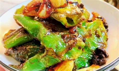 虎皮尖椒这样做，比吃肉还香，家常菜也可以做成美味（图文教程）美食美味频道东方养生