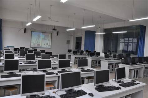 研究生实验室长啥样？有没有网上的那么高大上？今天来一探究竟 搜狐大视野 搜狐新闻