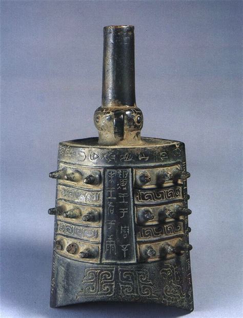 青铜钟,中国古代打击乐器。最有名的为曾侯乙墓出土的编钟编钟青铜钟曾侯乙墓新浪新闻 青铜钟,中国古代打击乐器。最有名的为曾侯乙墓出土的编钟编钟青铜钟曾侯乙墓新浪新闻