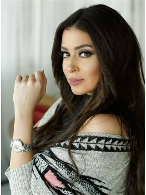 ميرنا نور الدين توقع عقود سك على إخواتك أمام على ربيع رمضان 2018 عين