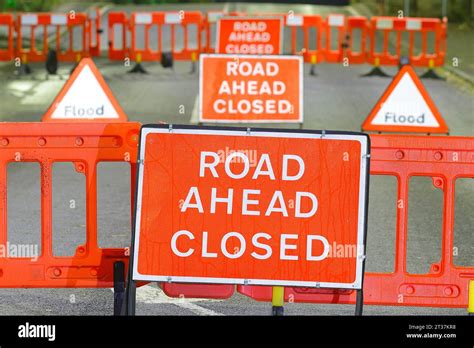Road Before Closed And Flood Signals And Barriers Eretti Su Barnsdale Road