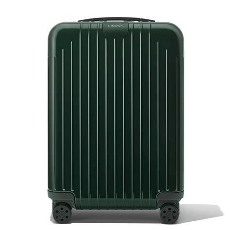 Best Large Carry On And Lightweight Checked Luggage In 2023