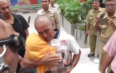 Tangis Keluarga Pecah Saat 6 Nelayan Yang Ditangkap Malaysia Tiba