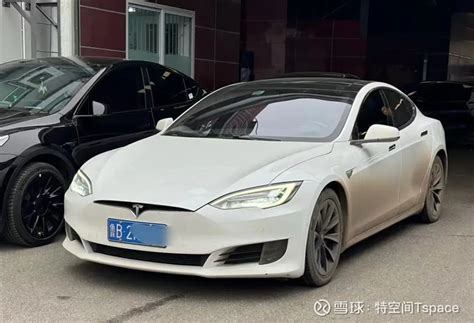 雷军直播表示自己是十年前特斯拉首批车主，初代蓝牌车主：行驶17万公里依旧能打！2014年， 特斯拉 迎来了第一批中国车主 雪球