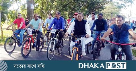 বঙ্গবন্ধুর অনুকরণে সাইকেল চালিয়ে তথ্যমন্ত্রীর গণসংযোগ শুরু