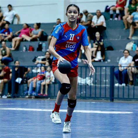 Anna Servín Cat 💛💙 Miguelgonzafotografias Instagram