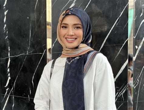 Nur Fazura sedia tinggal lama di Indonesia, kongsi pengalaman jadi mangsa siber buli - Relaks ...