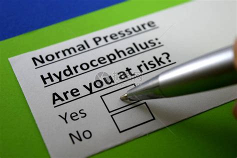 一只手指在回答关于正常压强高清图片下载 正版图片504603637 摄图网