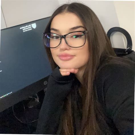 Xhulia GjeÇi Director Of Finance Lux 530 Linkedin