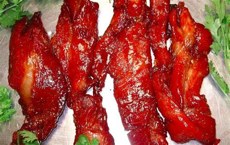 叉燒，從「插燒」發展而來的，屬於粵菜系 每日頭條