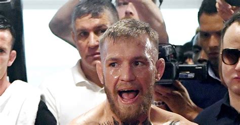 메이웨더 Vs 맥그리거 8온스 글러브 쓴다맥그리거 이변 확률 높아질까