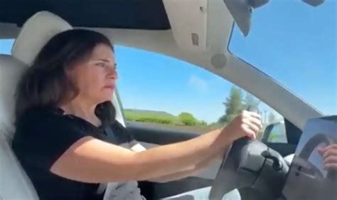 Woman Left Trapped In Scary Tesla After Battery Dies News Unilad
