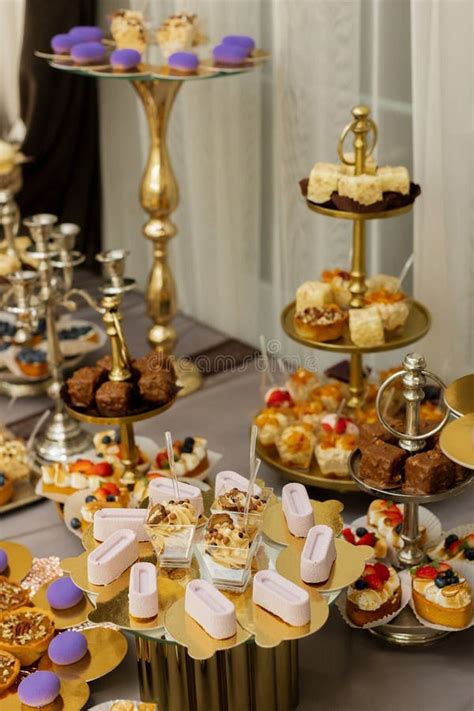Tafel Met Snoepjes Snoepbuffet Desserttabel Voor Een Feest Voor Het Banket Gebied Van De