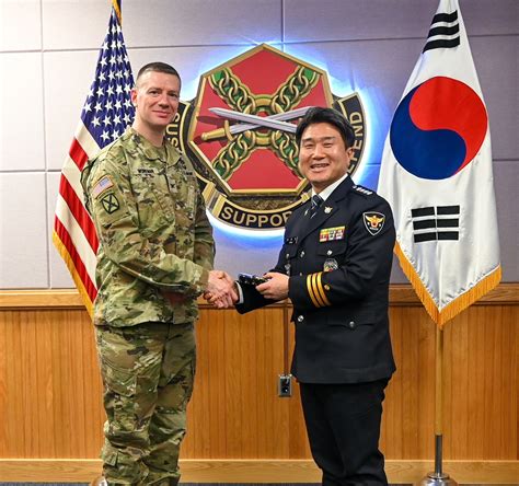 Usag Humphreys Installation Commander Meets The New Pyeongtaek Police