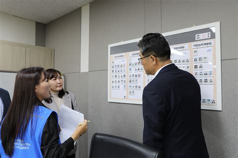 БНСУ д ажил мэргэжлийн ур чадварыг сайжруулах олон төрлийн хөтөлбөр хэрэгждэг БНСУ дахь