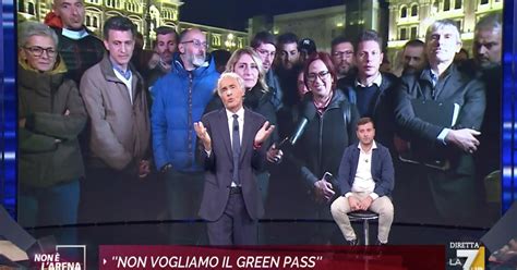 Non è L Arena studi la Costituzione Massimo Giletti senza freni contro la senatrice no green