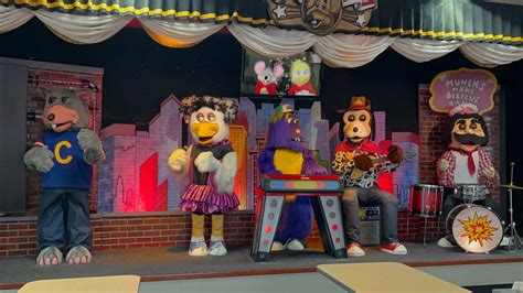 Chuck E Cheese Hicksville Ny Merry Christmastime Youtube