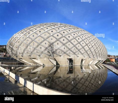 Chiasso Switzerland March 15 2023 The Centro Ovale Shopping Mall Also Called Silver Egg A