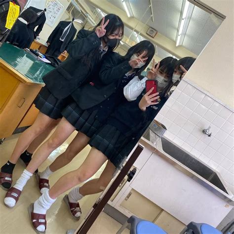 【画像】女子高生に「せんせえ～♡」って言われながら囲まれたら勃起勃起な集合写真 Jkちゃんねる女子高生画像サイト