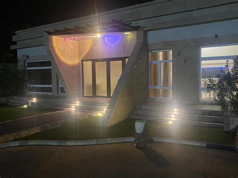 Aram Luxurious Five Bedroom Villa With Pools Fountains Sohar