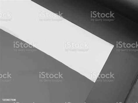 추상적인 배경 아키텍처 라인입니다 현대 건축 세부 사항입니다 현대 사무실 인테리어 공공 건물의 세련 된 조각입니다 0명에 대한