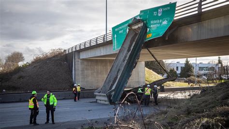 Knight Street Closed Southbound After Truck Hits Overpass In Richmond