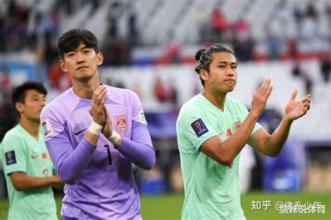 决战卡塔尔赛前！国足出丑闻，扬科维奇下课揭晓，黄健翔一针见血 知乎