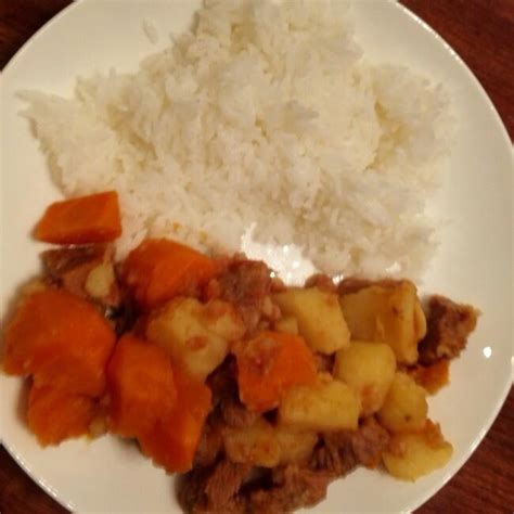 【土豆胡萝卜炖牛肉的做法步骤图，怎么做好吃】早早起下厨房