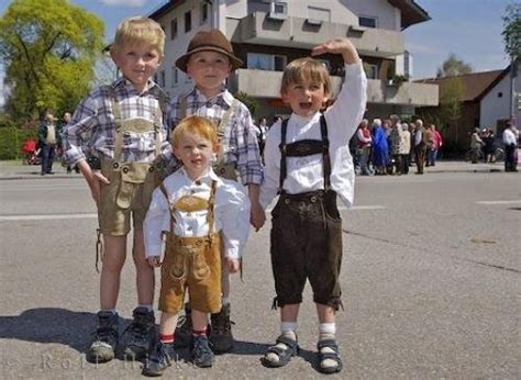 Cute Bavarian Costumes Photo Information