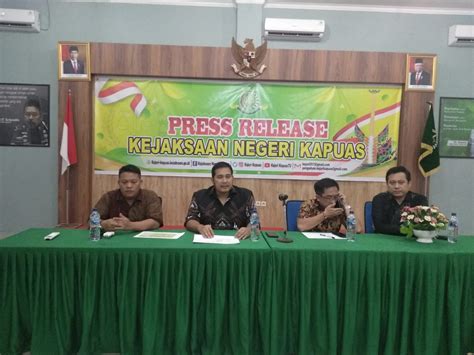 Peringati Hakordia Kejari Kapuas Gelar Pers Rilis Capaian Kinerja Baca Kabar Daerah