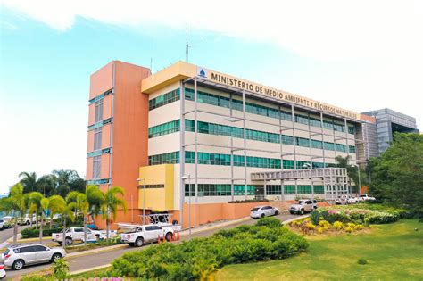 Medio Ambiente Recuerda A Capitanes De Embarcaciones Reducir La