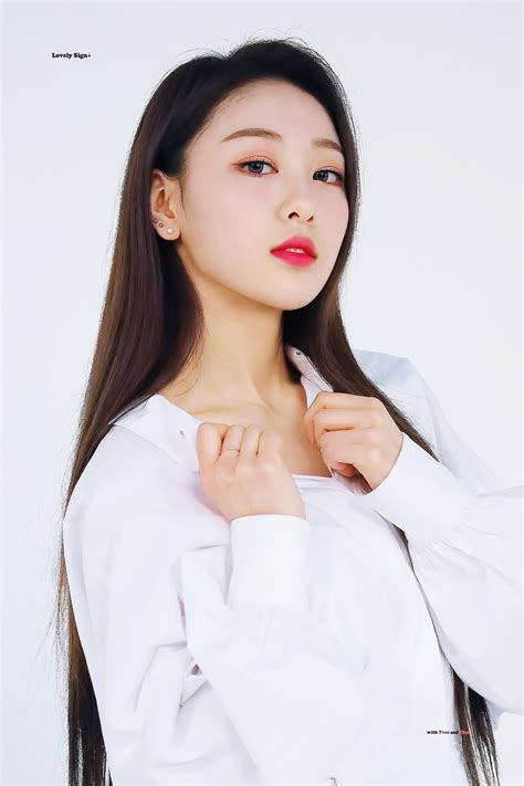 Yves Kpop Kdrama Bts Exo Kpoparmy Sooyoung Kpop Girl Groups