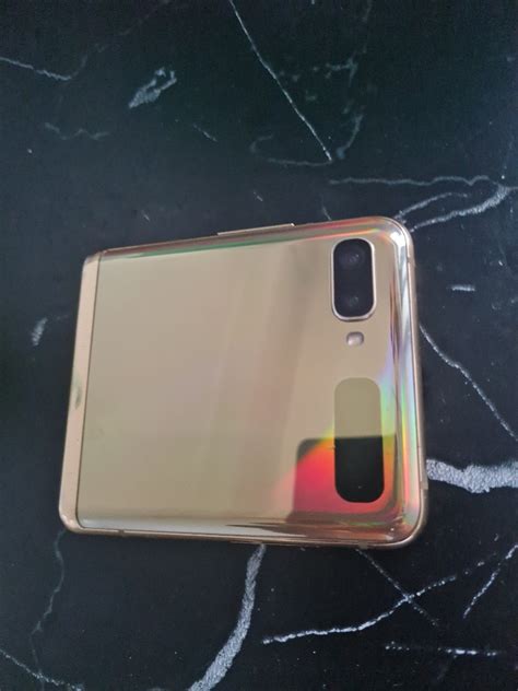 Samsung Z Flip Gold Gb Mobile Phones Gadgets Mobile Phones Android Phones Samsung On