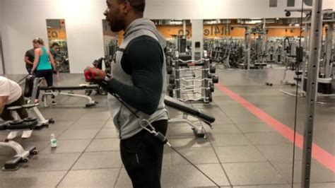 How To Do The Bayesian Curl For Bigger Beefier Biceps Barbend