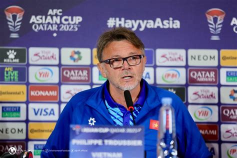 HLV Hoàng Anh Tuấn nói lý do Troussier căng thẳng với tr