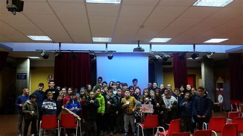 Progetto Accoglienza Classi Quinte I Ragazzi Di E Insegnano Ai Bambini Di Quinta Elementare A